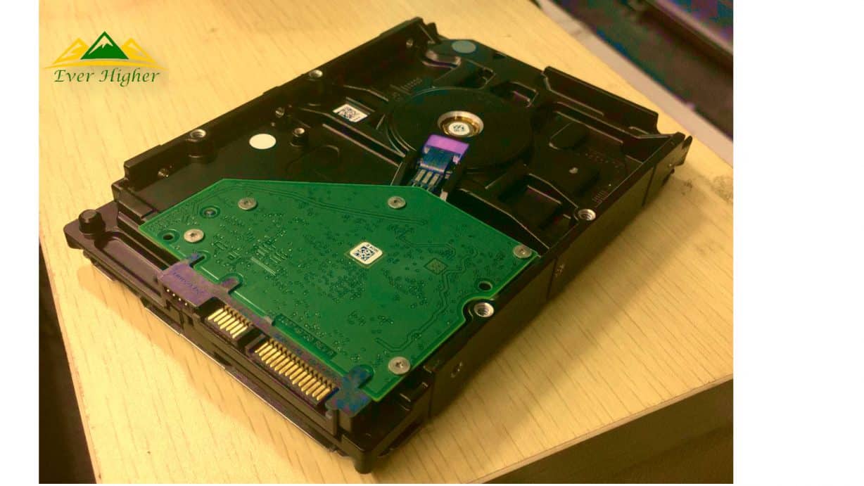 What types of storage media should we choose? HDD or SSD? • Data ...